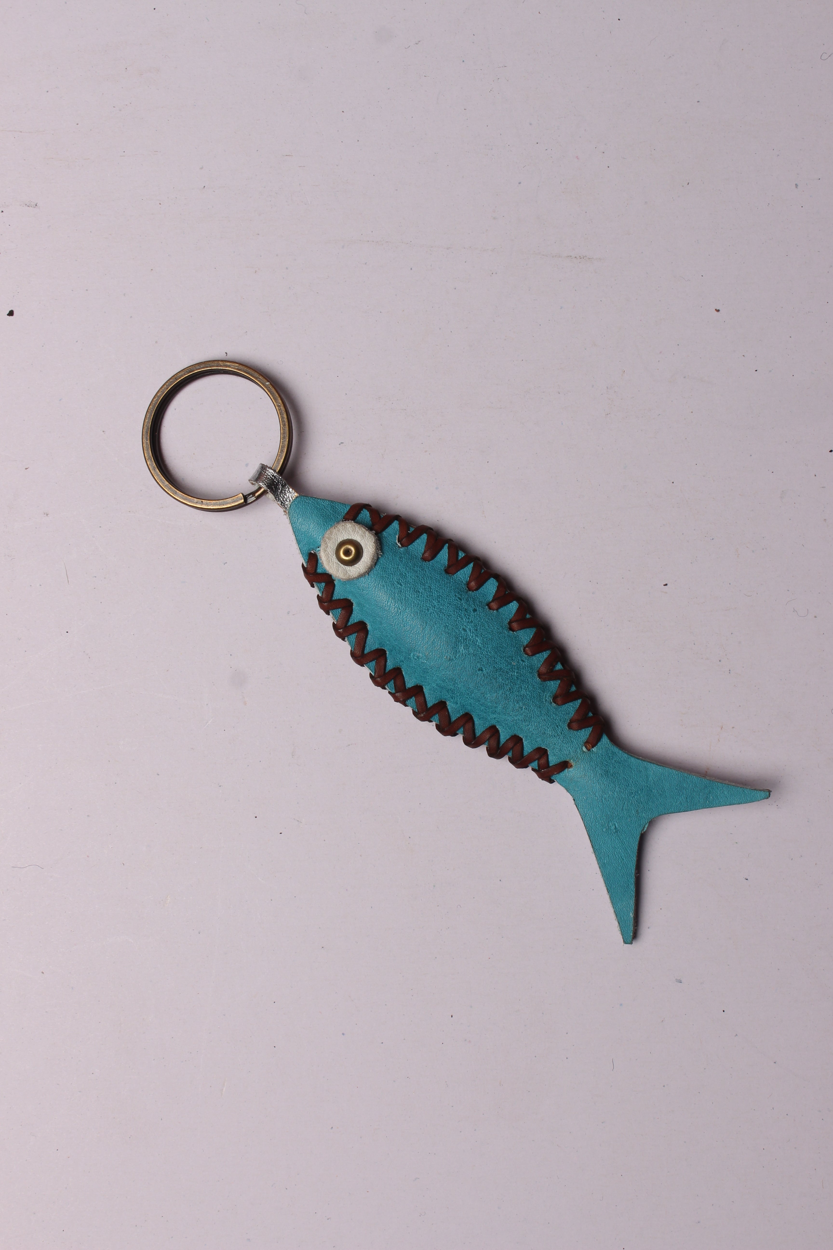 Nautical Chic: Handcrafted Leather Fish-Shaped Keyring with Stylish Si